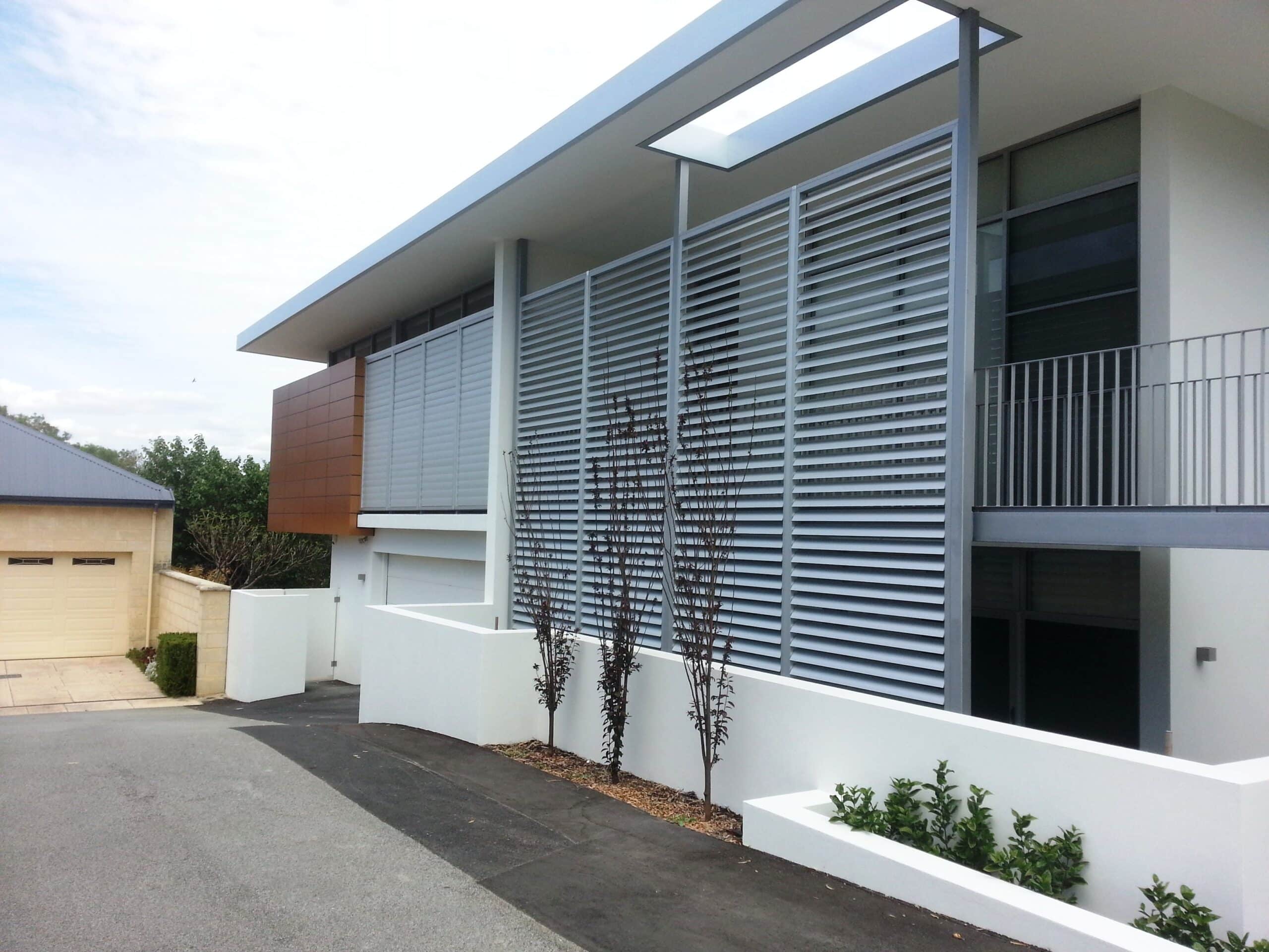 Operable Screens - Louvretec